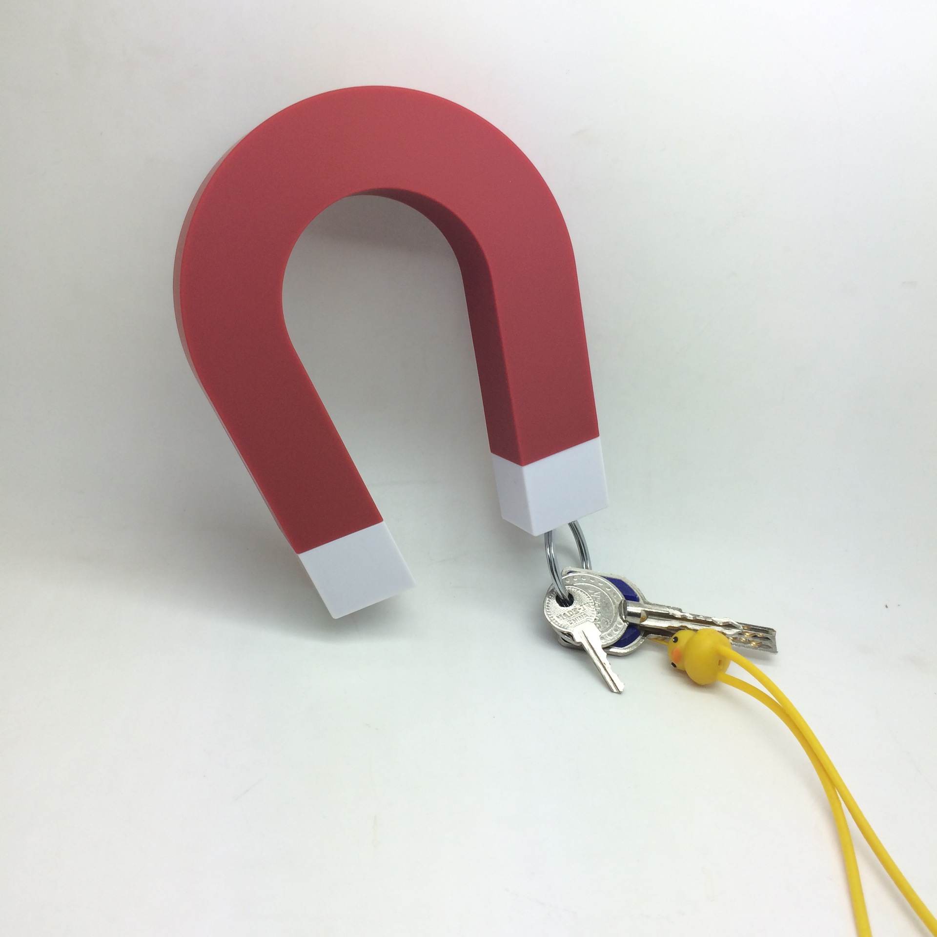 Supply Creative new u-shaped magnetic keys keys keys dangled from ...
